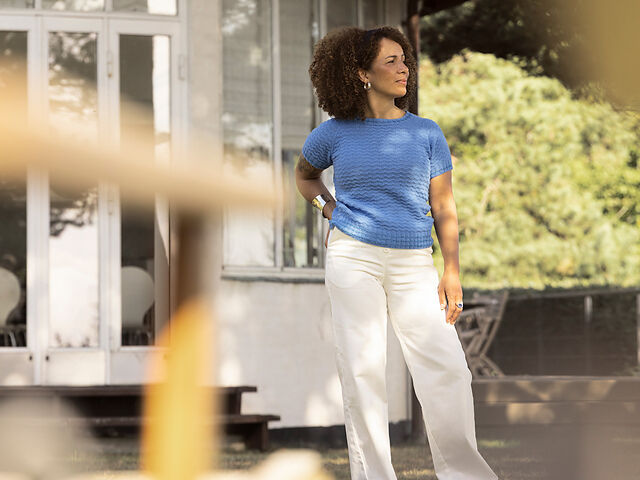 Knitting Patterns Galore - Bleu Top